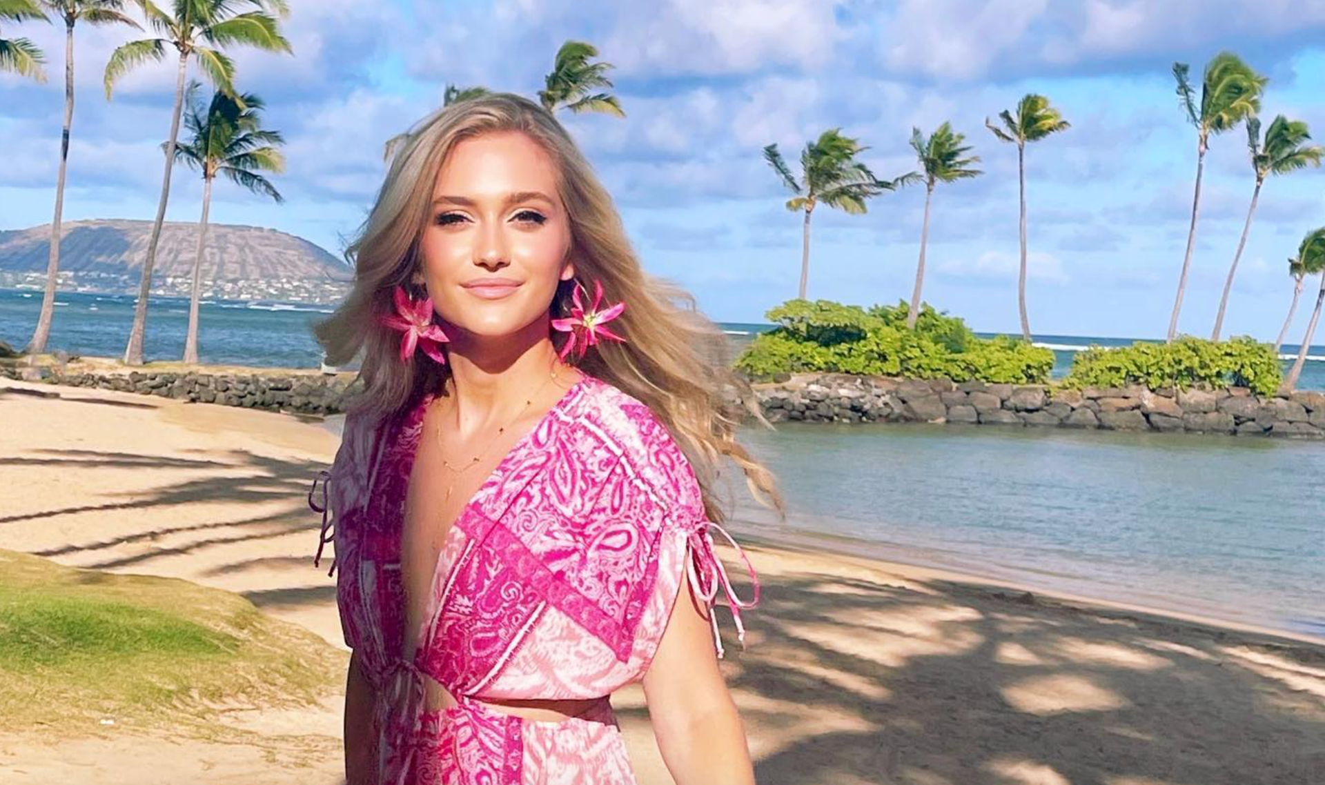 'Wow' - Pat Sajak's Daughter Turns Heads With Beach Photo - The Spun