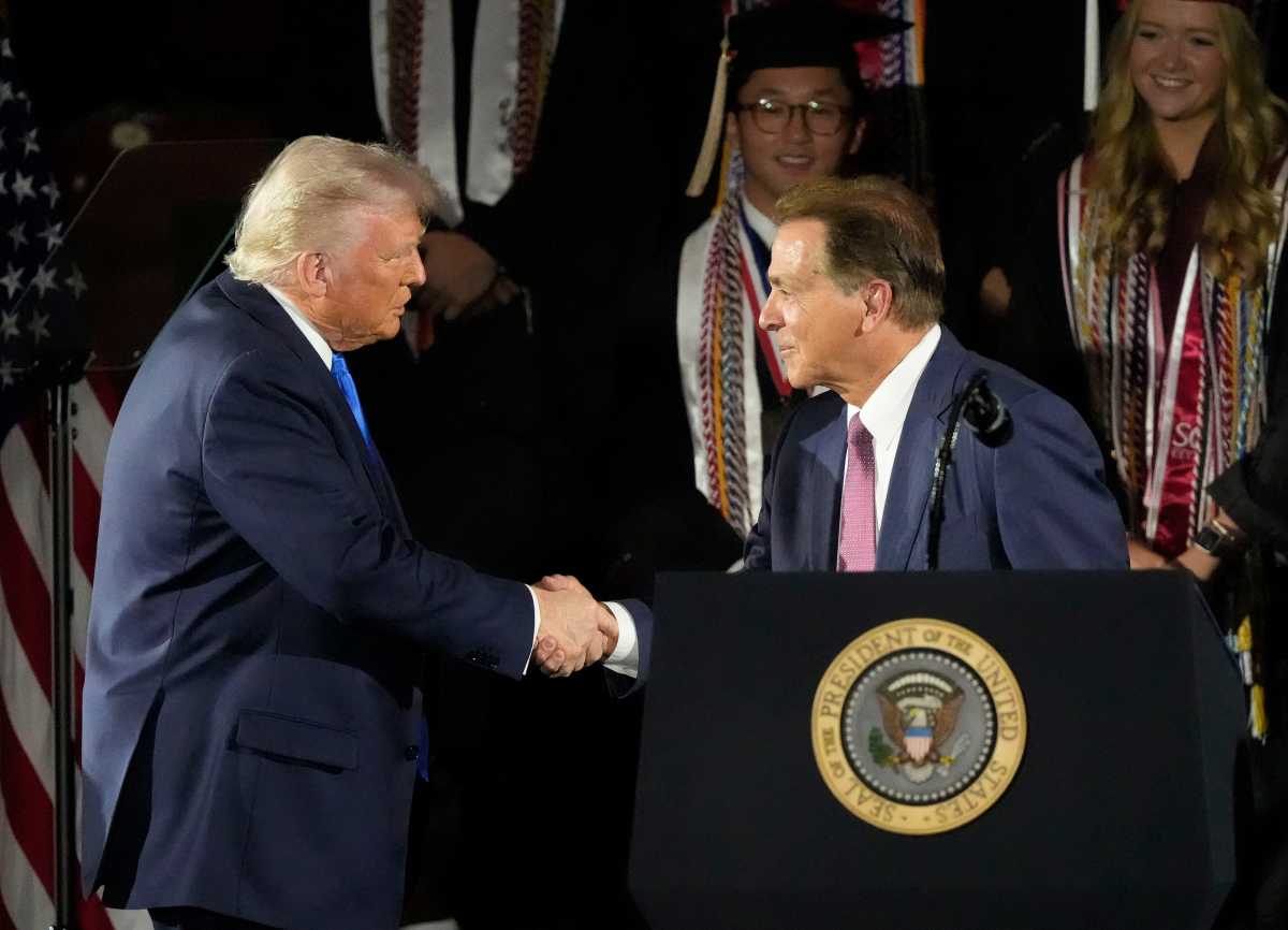 Football Fans React To Donald Trump's Message About Nick Saban - The Spun