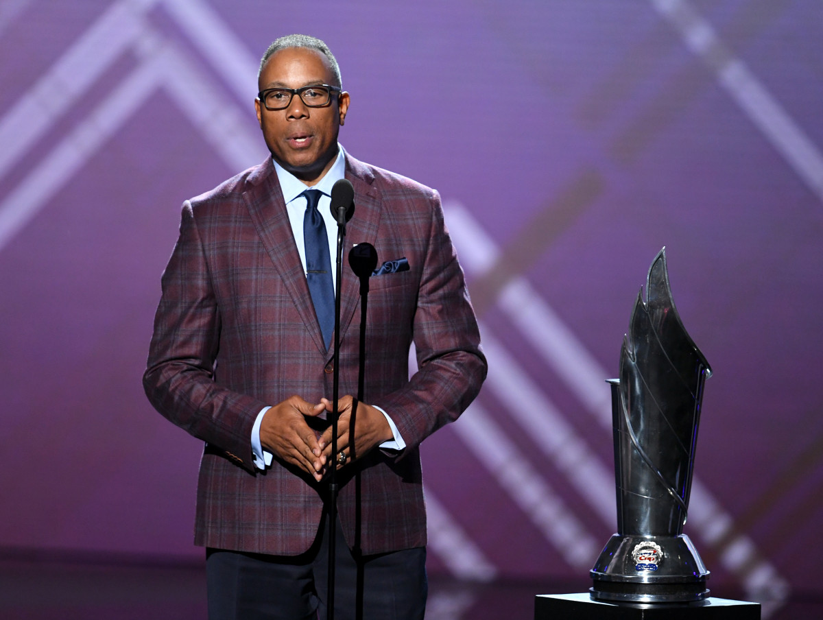 ESPN Fans Celebrating 'SportsCenter' Legend's Return - The Spun