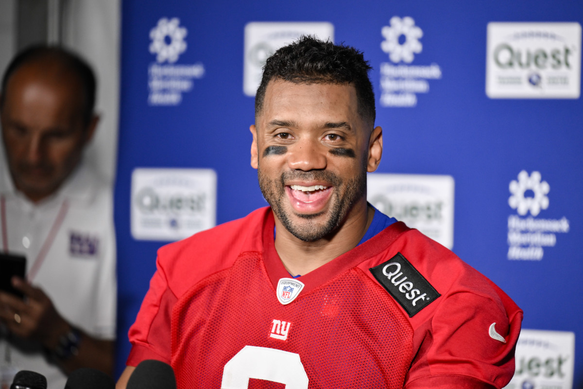 Russell Wilson Uses 2 Words To Describe Giants' Offseason - The Spun