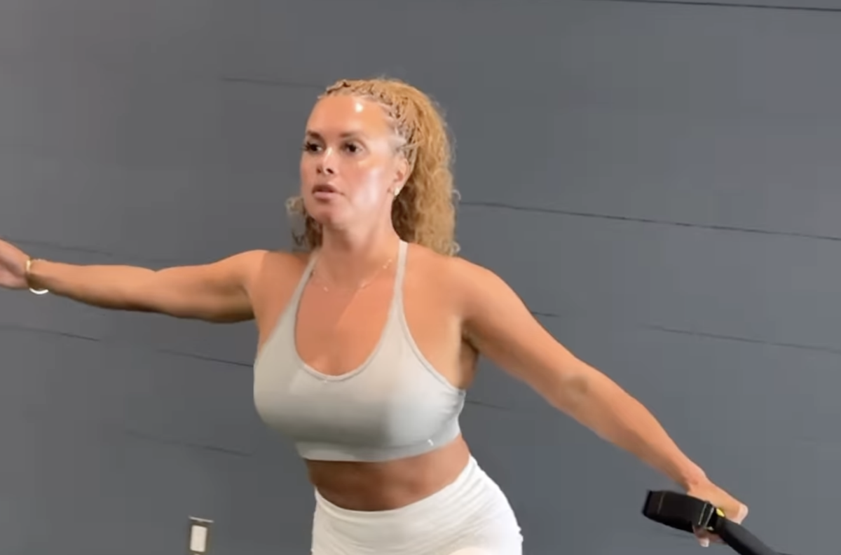 Joy Taylor Has Everyone's Attention With Workout Video - The Spun