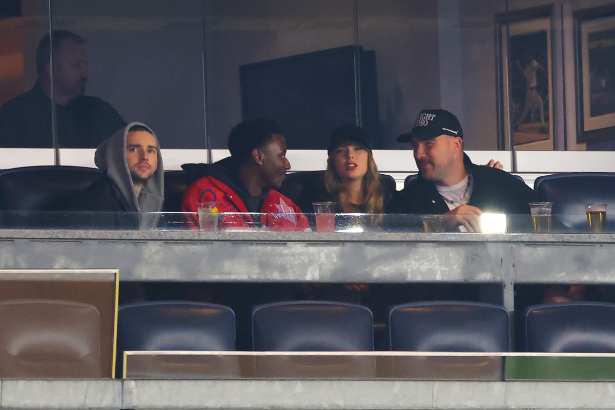 Travis Kelce Had 'Mixed Feelings' At Playoff Game With Taylor Swift ... Travis Kelce Had 'Mixed Feelings' At Playoff Game With Taylor Swift ...