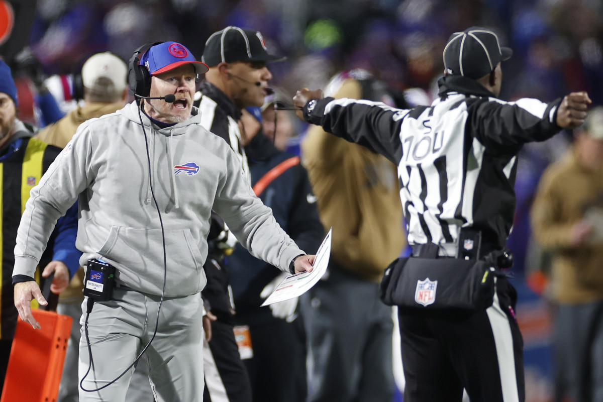 NFL Fans Are Calling For Entire Officiating Crew To Be Fired - The Spun