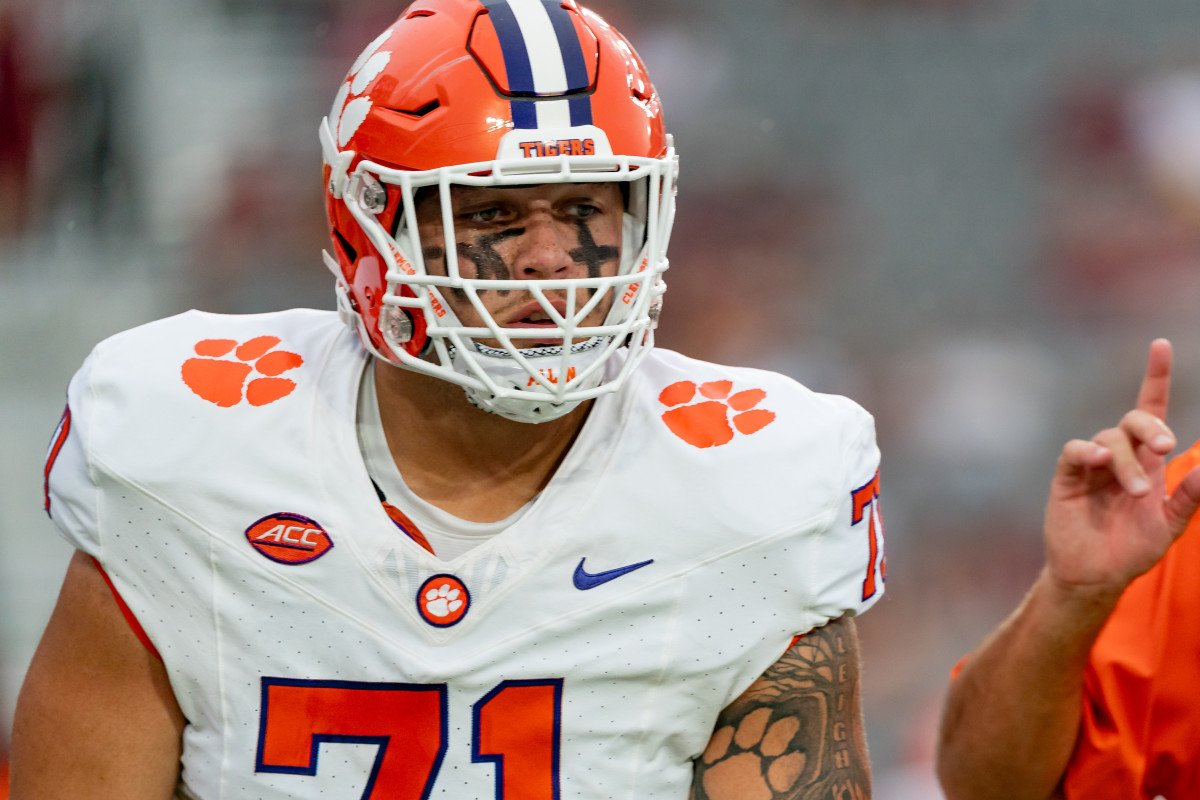 College Football Player Kicked Opponent In The Head - The Spun