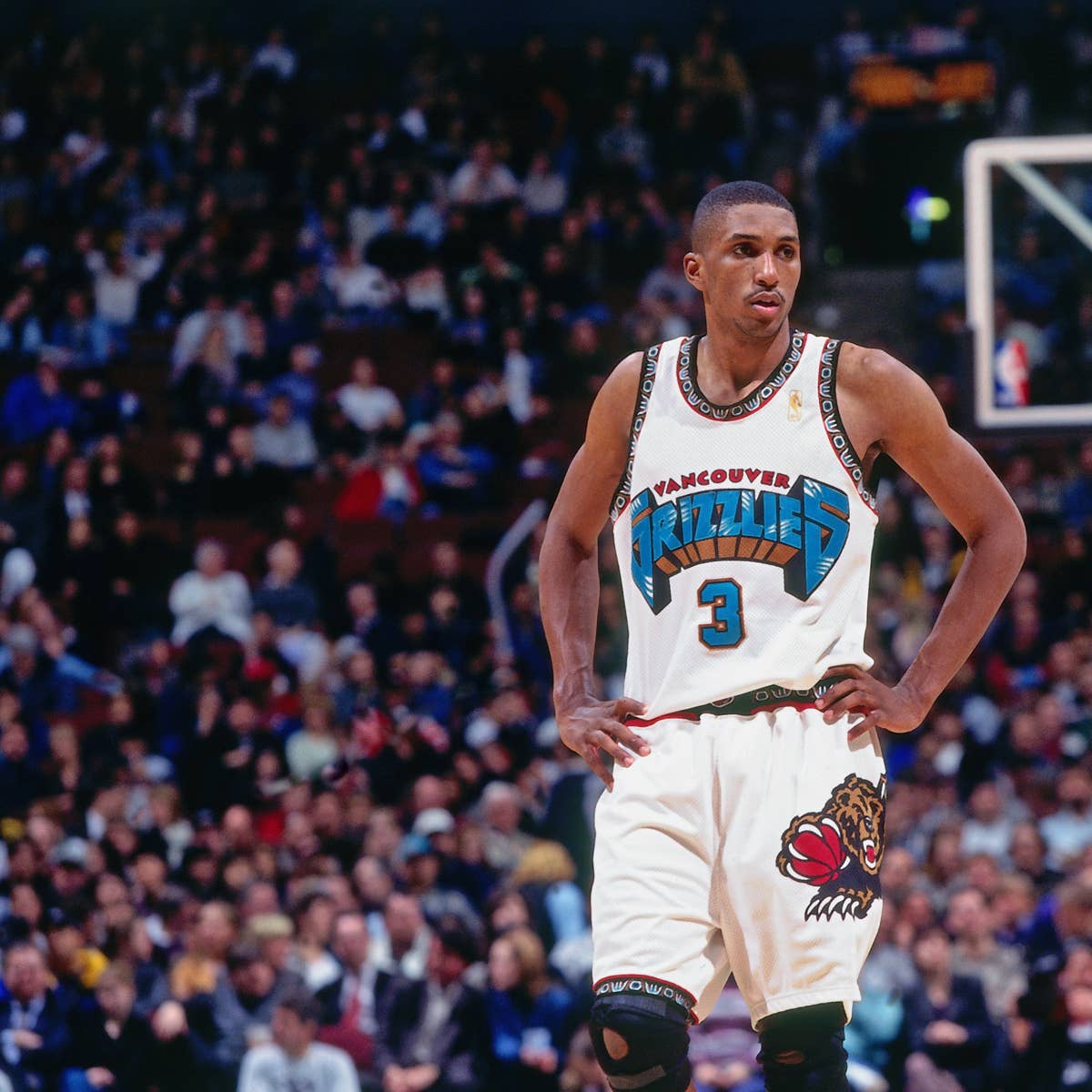 Prayers Pouring In For Former NBA Star's Family - The Spun