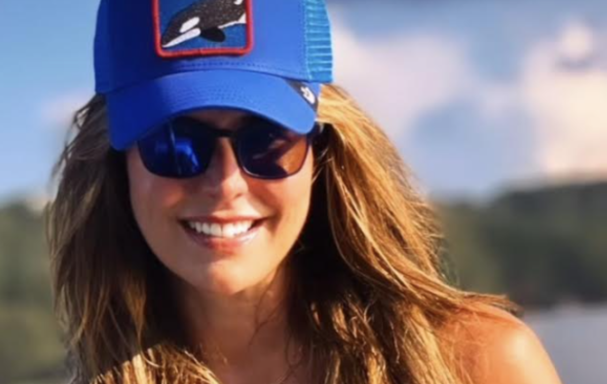 Swimsuit Photo Of Peyton Manning's Stunning Wife Went Viral - The Spun