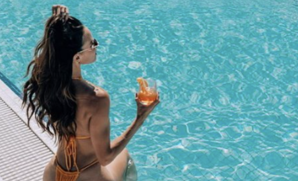 NASCAR Fans Obsessed With Samantha Busch's Poolside Photo - The Spun