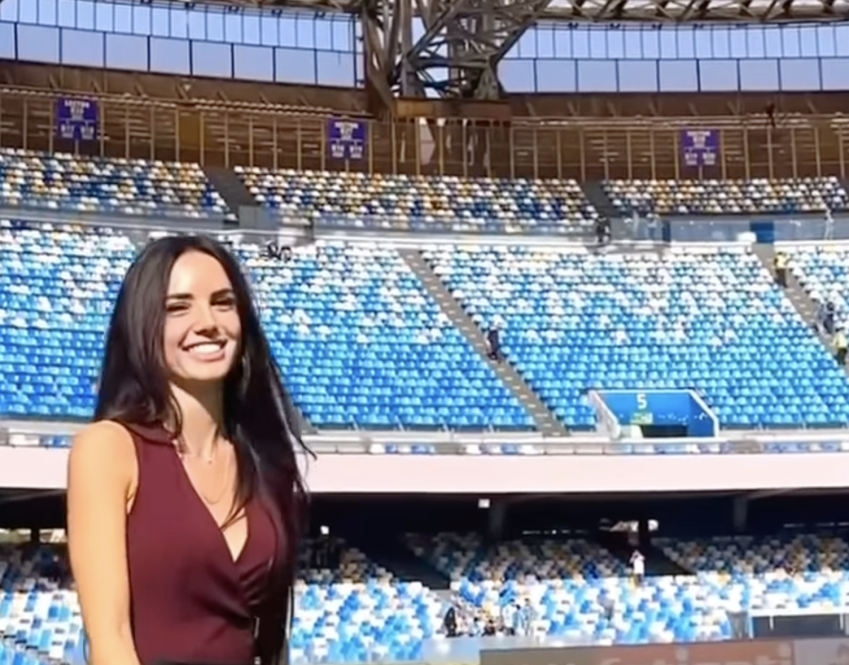 'Stunning' Italian Soccer Reporter Turns Heads With Field Display - The ...