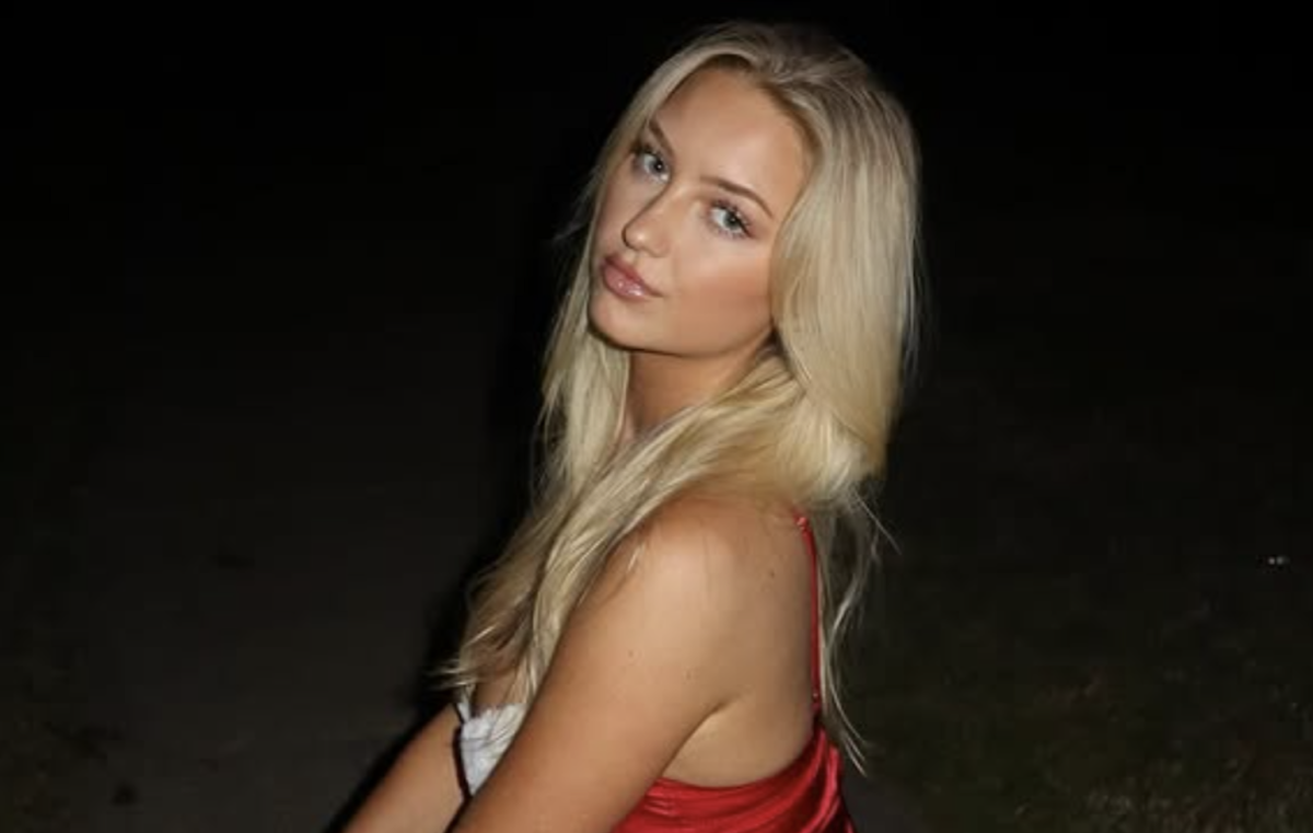 Ring Girl Sydney Thomas Had A Sizzling Halloween Costume This Year The Spun