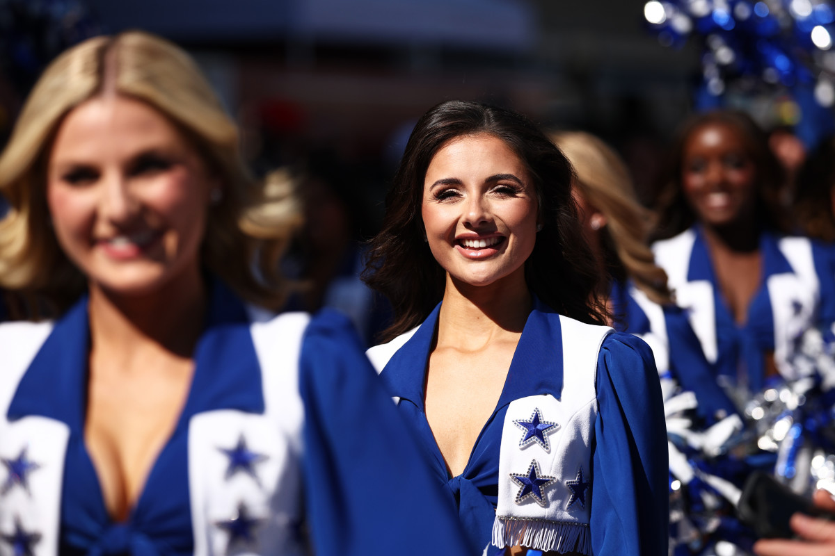Cowboys Cheerleader Caught Talking Trash Before Monday Night's Game ...