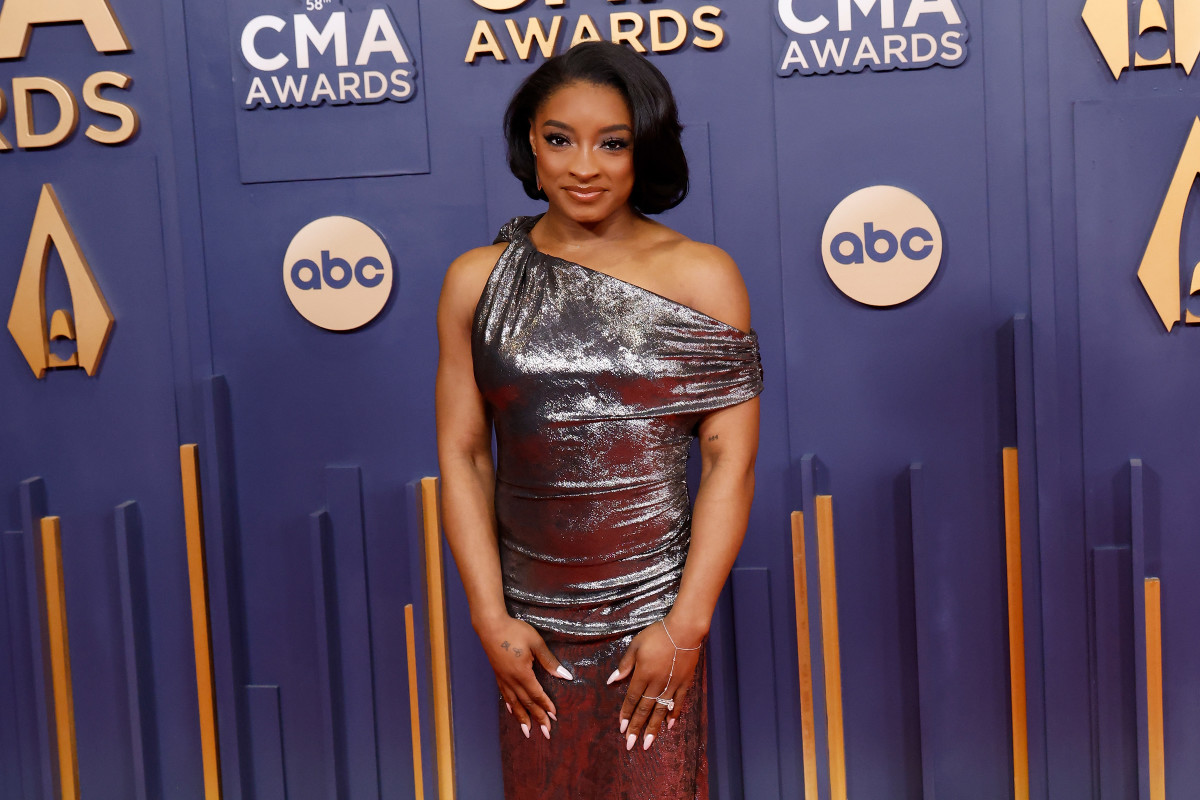 Simone Biles Unveiled Change To Her Appearance At Country Music Awards ...