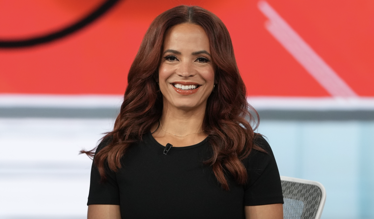 Longtime ESPN Host Elle Duncan Asks For Help - The Spun