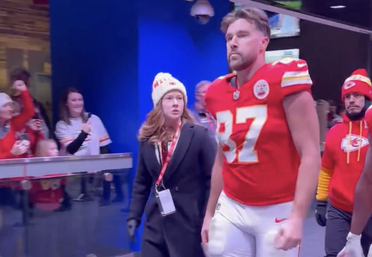 Travis Kelce Ripped For 'Classless' Postgame Move After Chiefs Win - The Spun