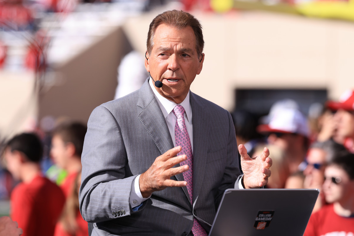 Nick Saban's Outfit On Playoff Edition Of 'College GameDay' Is Going ...