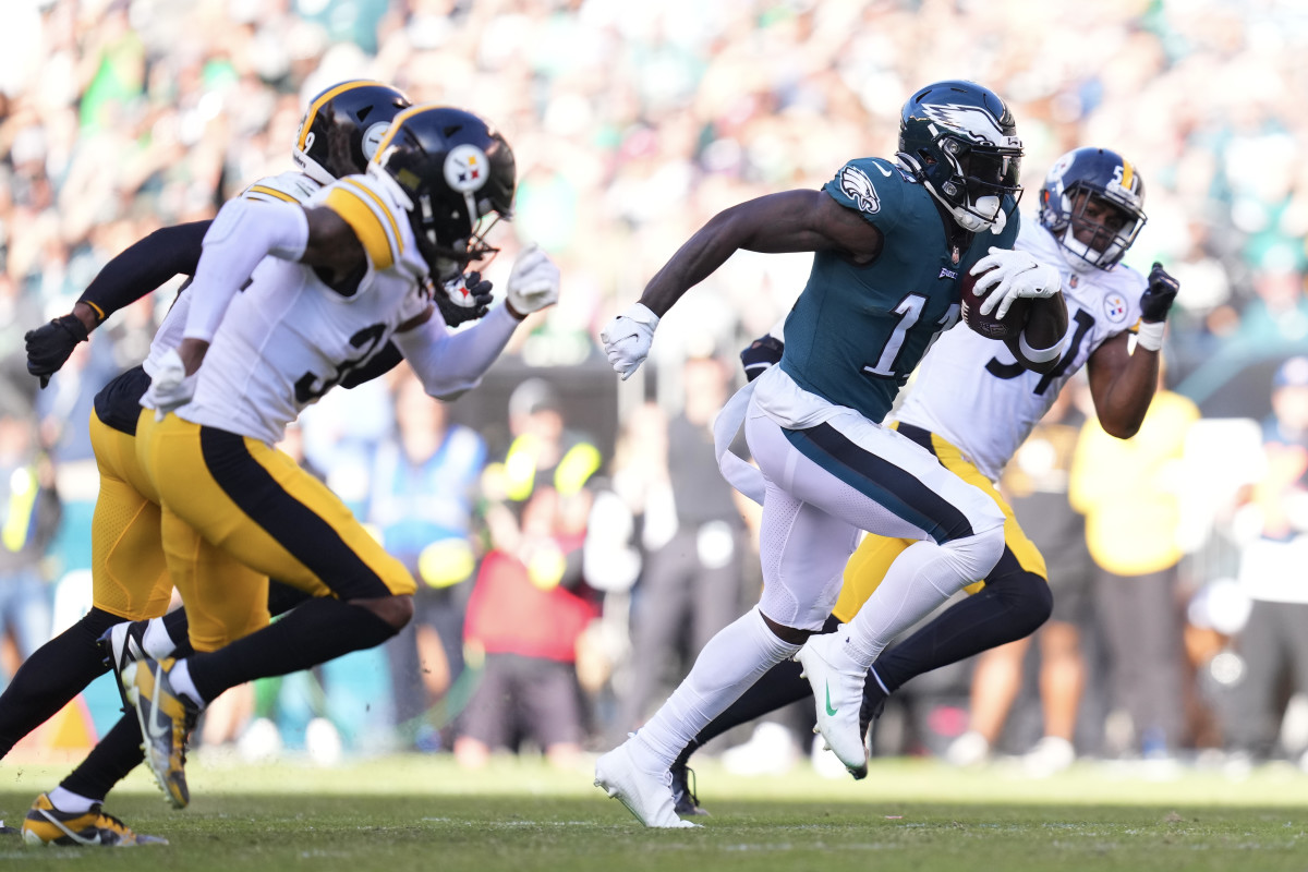 Eagles Star A.J. Brown Rips Fanbase For 'Weird Behavior' - The Spun