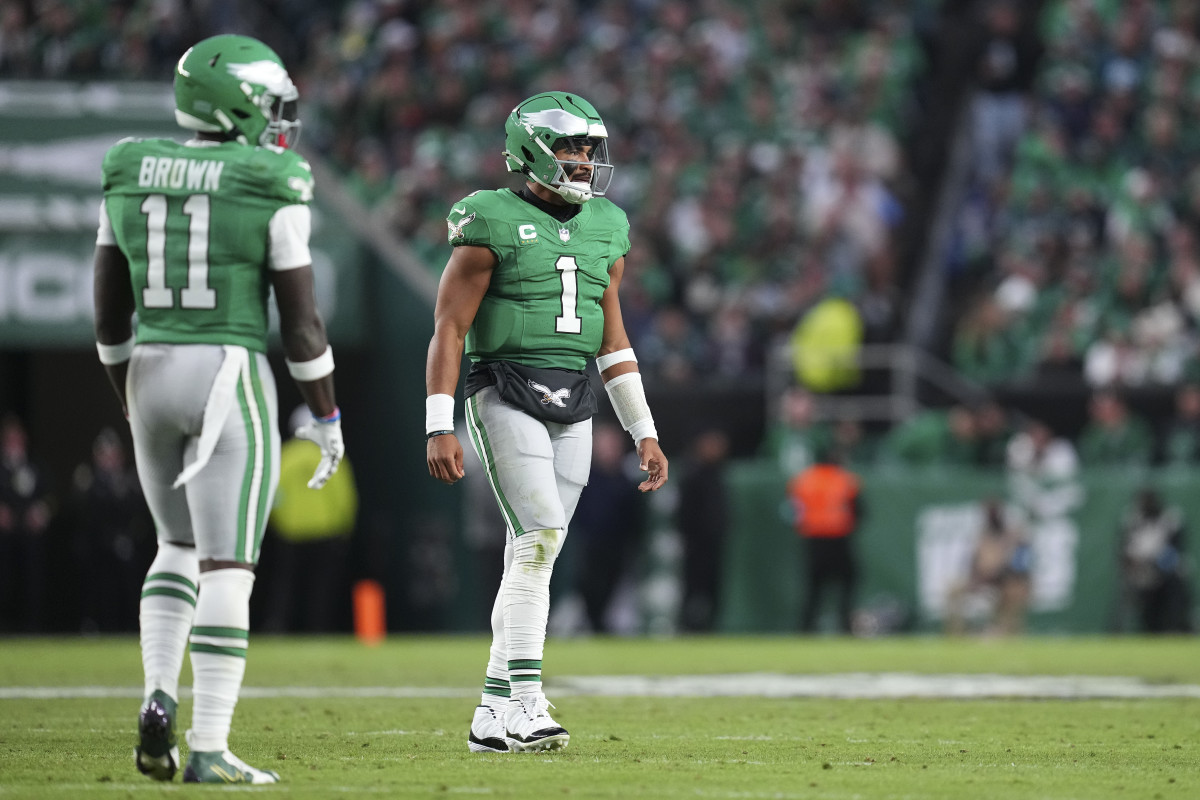 Jalen Hurts' Agent Has 3-Word Message For Everyone Sunday Night - The Spun Jalen Hurts' Agent Has 3-Word Message For Everyone Sunday Night - The Spun