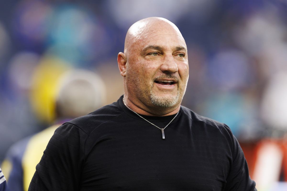 Deion Sanders Praying For Prominent NFL Insider - The Spun