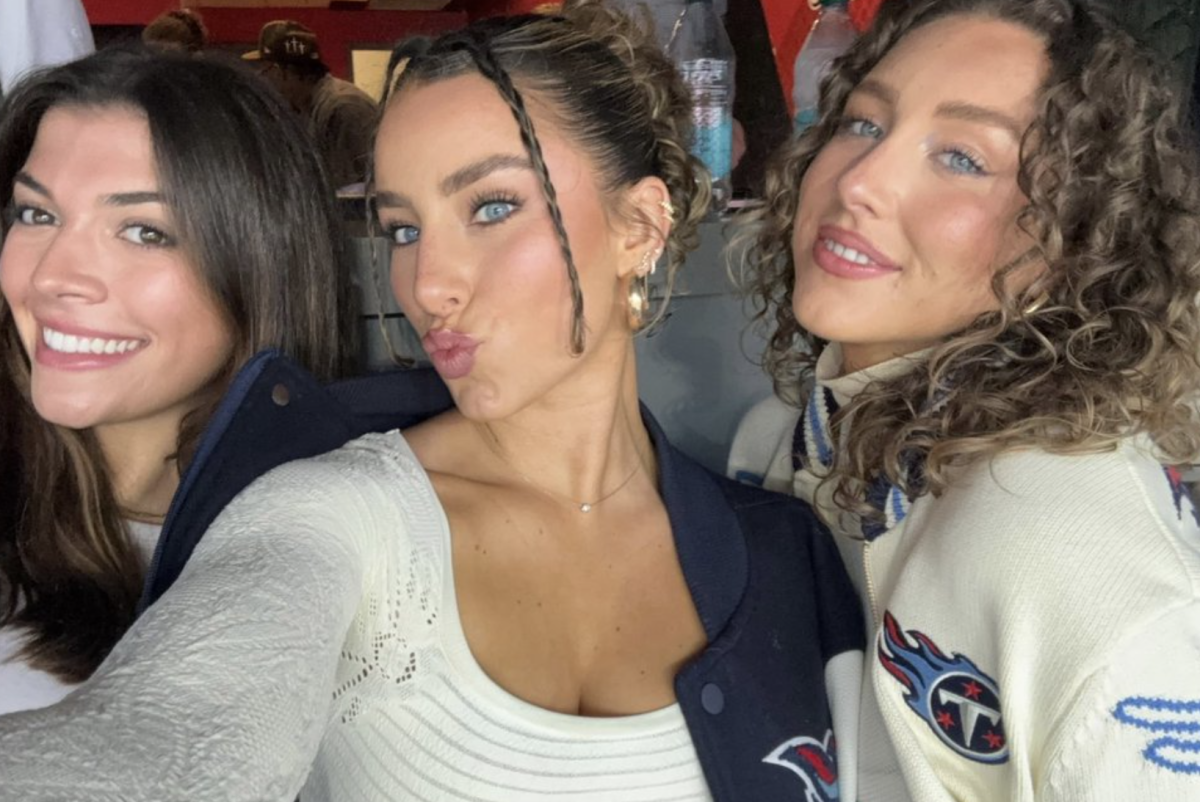 NFL Quarterback's Ex-Girlfriend Watched Him Get Benched Sunday - The Spun