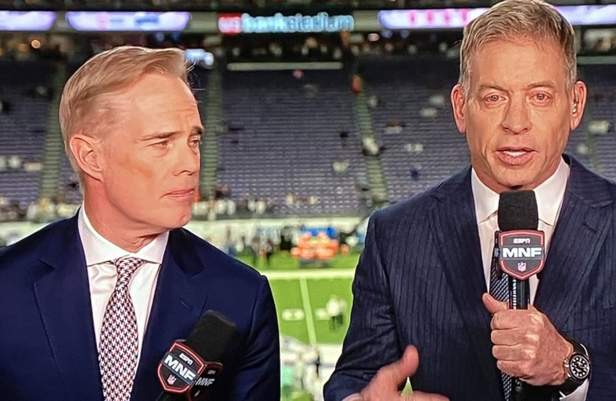 NFL Fans Are Very Worried About Troy Aikman's Appearance - The Spun