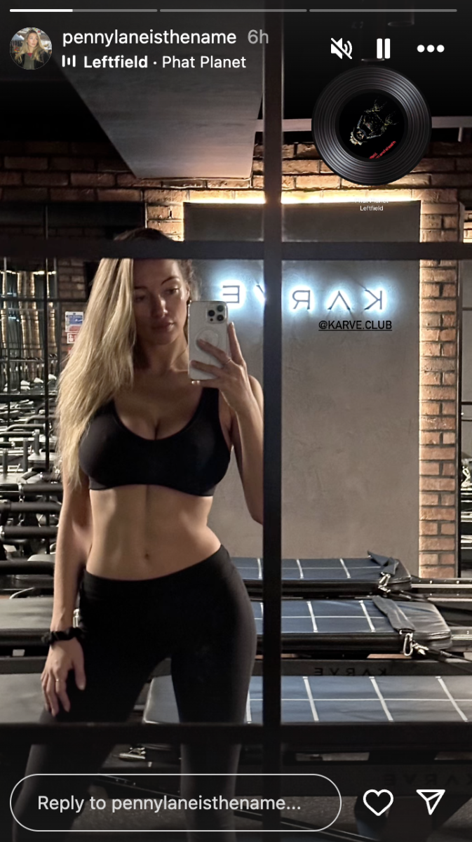 'Bombshell' Swimsuit Model Penny Lane Stuns In Workout Selfie - The Spun
