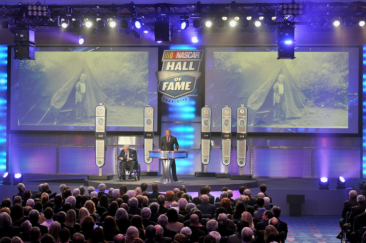 Legendary NASCAR Hall Of Famer Passed Away On Wednesday - The Spun