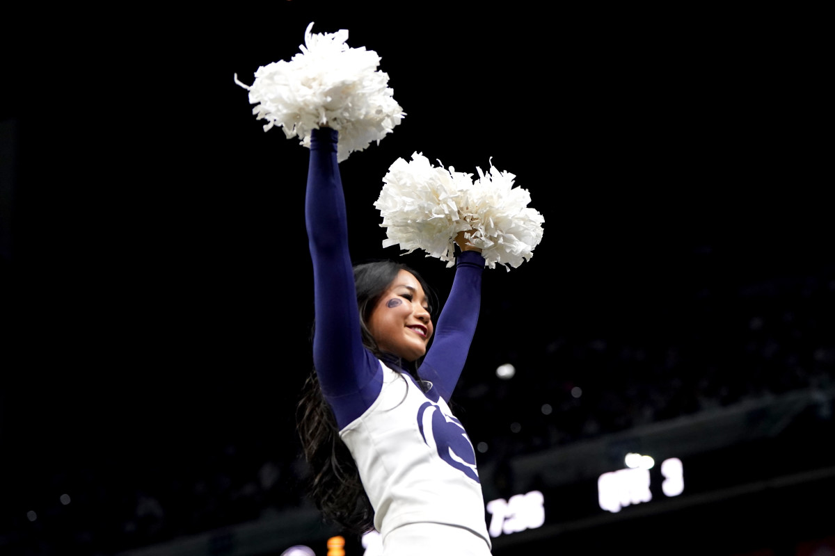 Penn State Cheerleader Turns Heads With Her Offseason Photo - The Spun