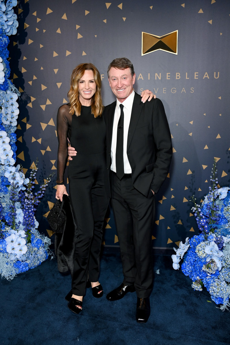 Wayne Gretzky's Wife Made Her Opinion On Donald Trump Clear - The Spun