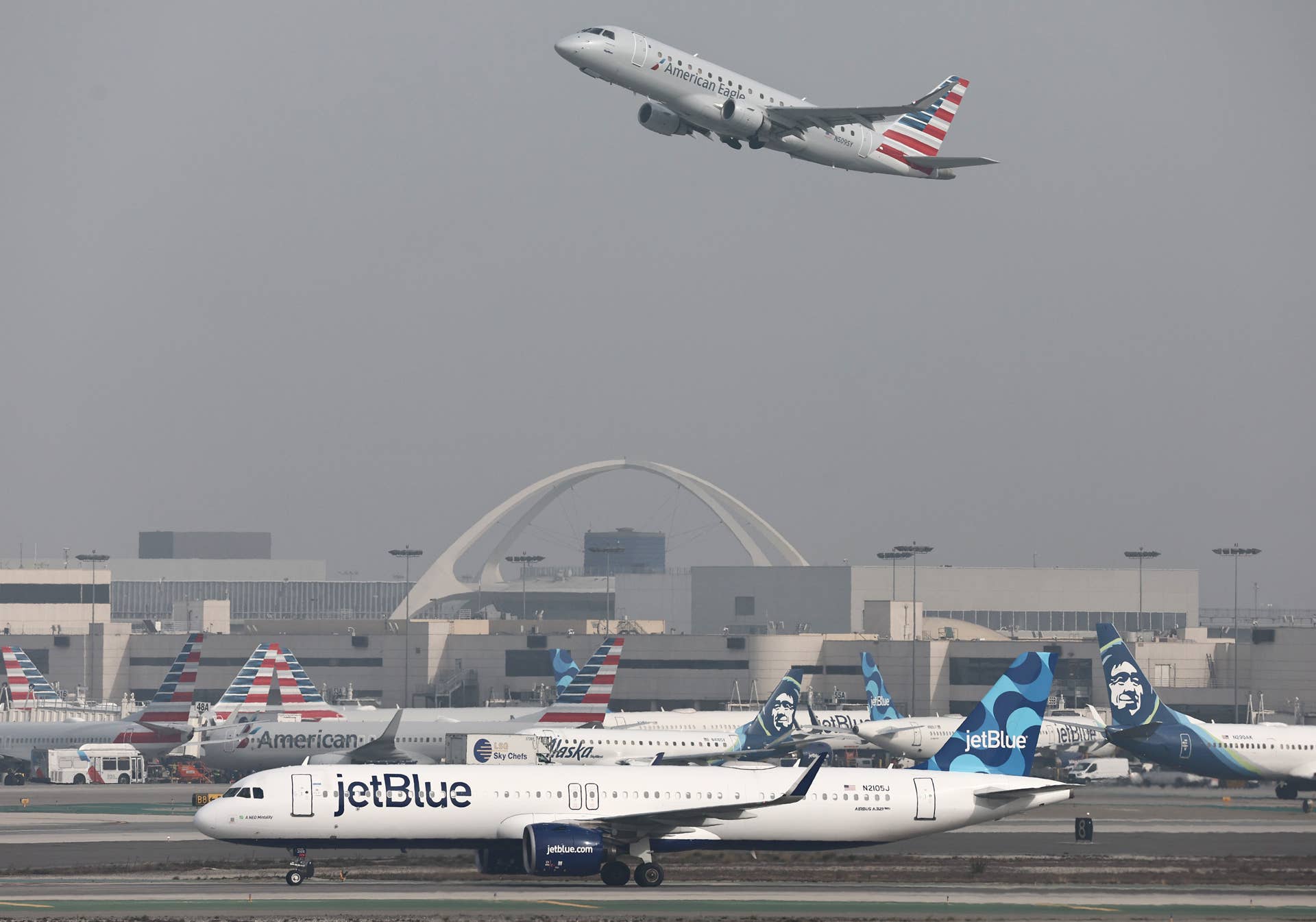 Two People Found Dead On JetBlue Plane Have Been Identified - The Spun