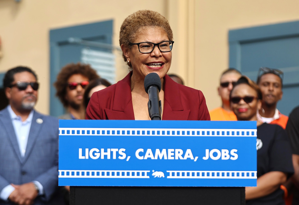 Los Angeles Mayor Karen Bass Getting Crushed Over Wildfire Response ...