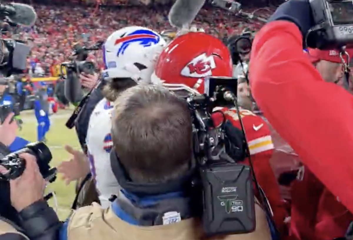 Video Of Patrick Mahomes Josh Allen Postgame Handshake Goes Viral