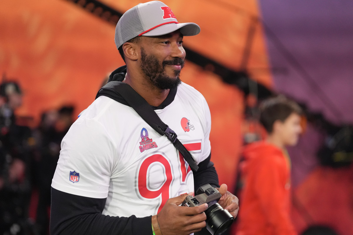 Browns Announce Decision On Myles Garrett's Trade Request - The Spun