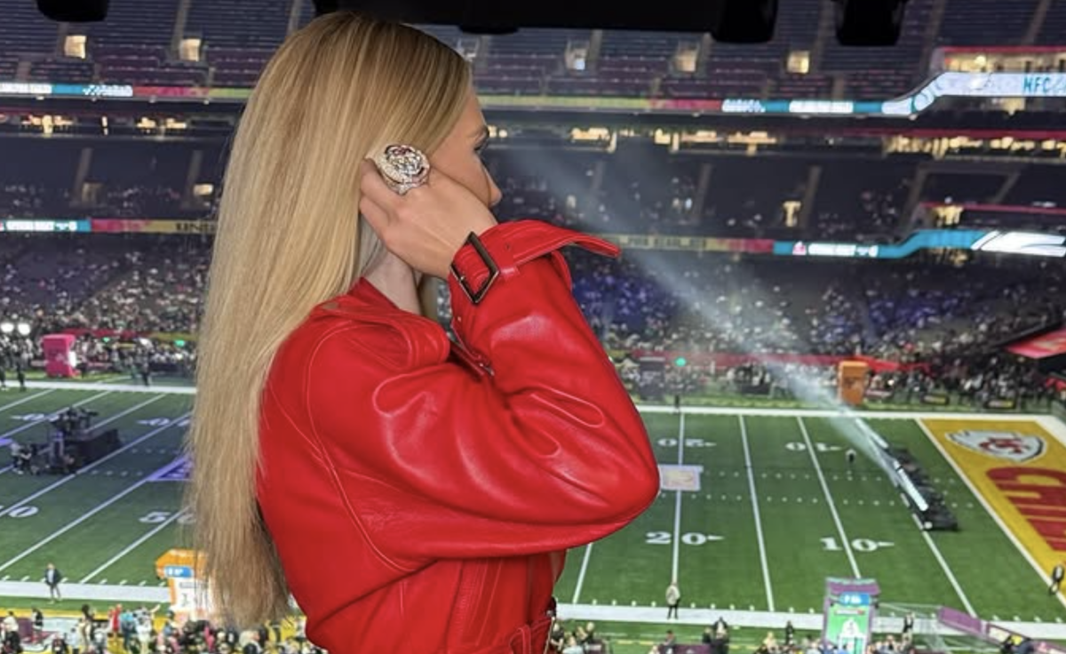 Chiefs Owner's Daughter Grabs Attention With Outfit In New Orleans ...