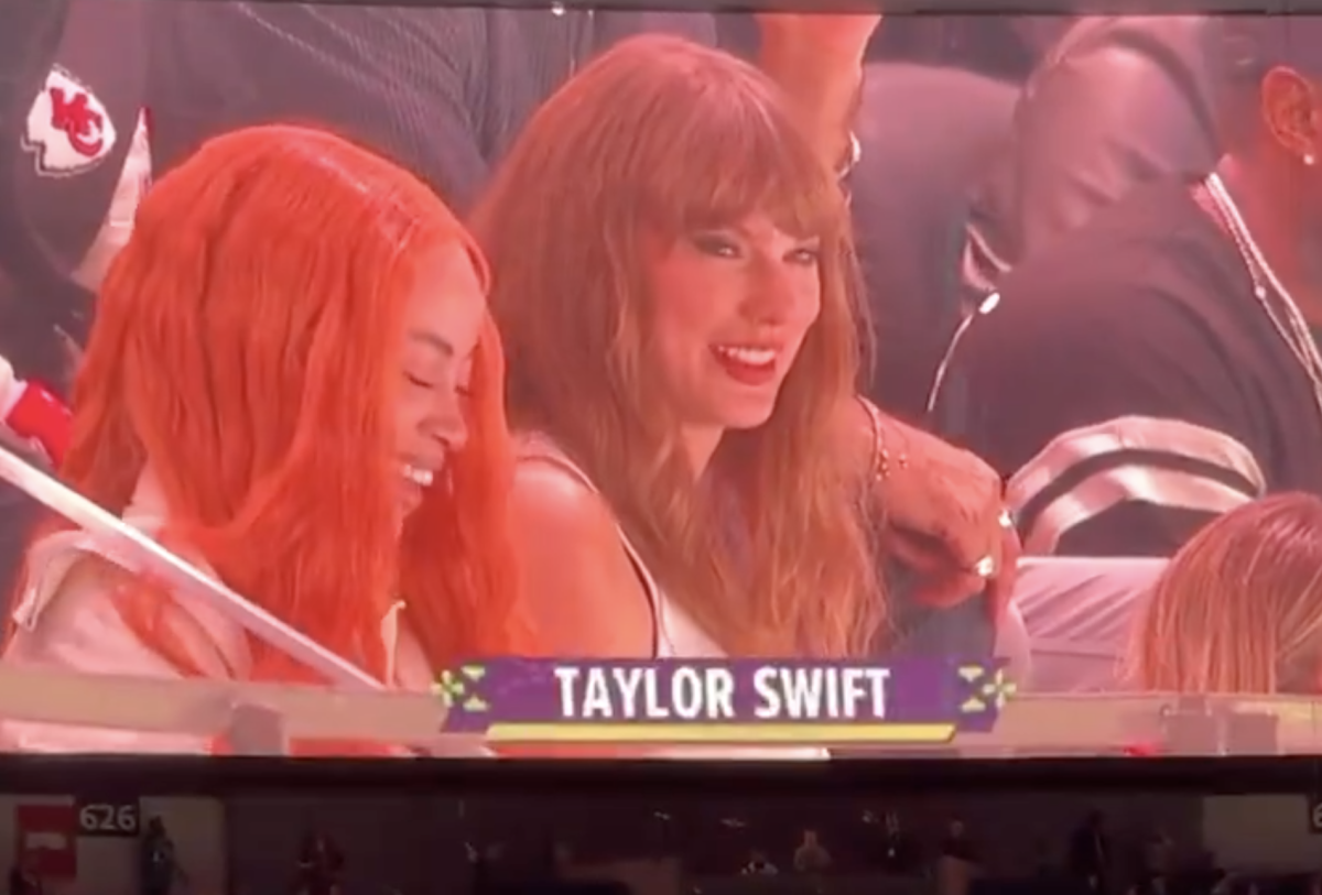 Travis Kelce Had 1-Word Reaction To Taylor Swift Getting Booed - The Spun Travis Kelce Had 1-Word Reaction To Taylor Swift Getting Booed - The Spun