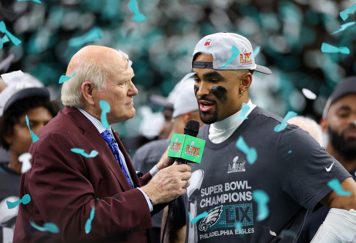 NFL Fans Hated FOX's Super Bowl Trophy Presentation - The Spun