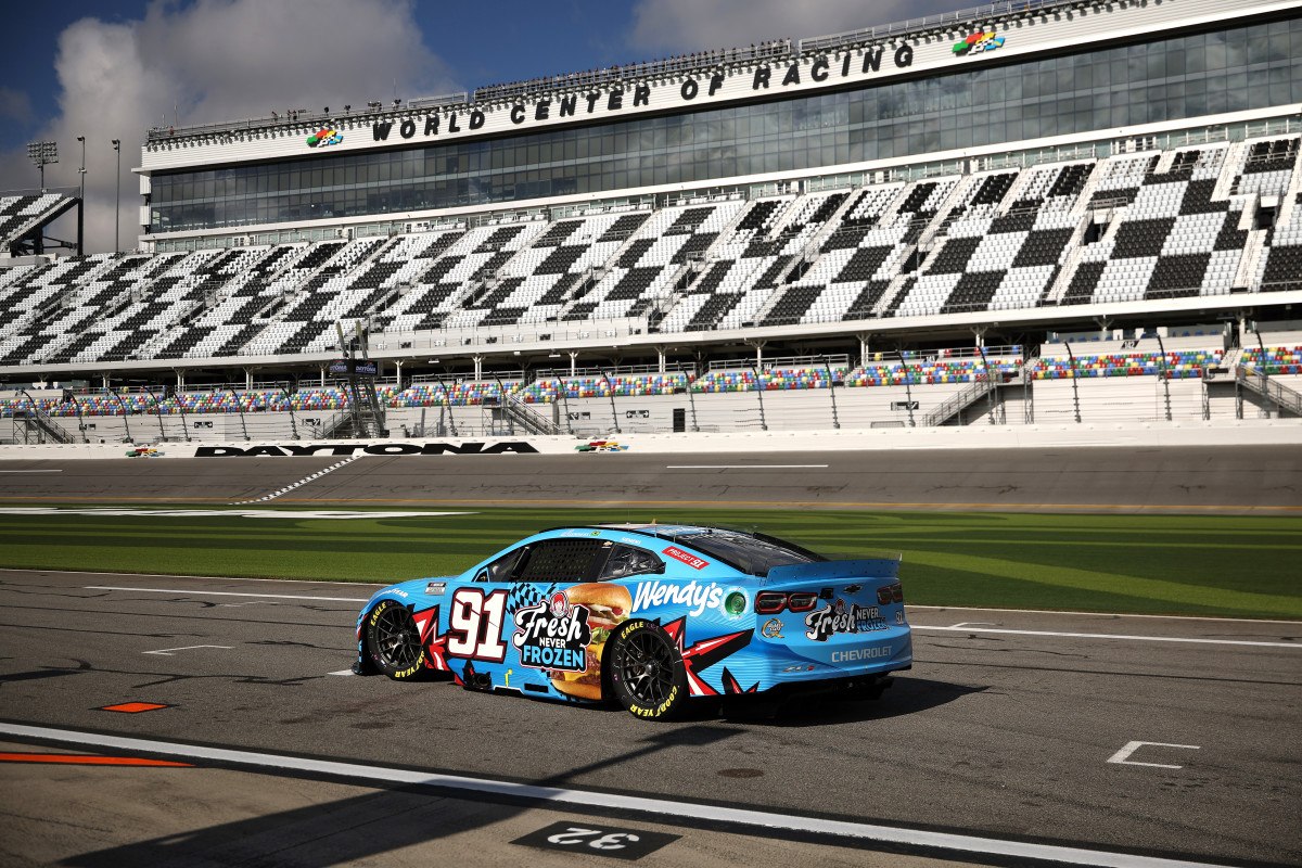 Bubba Wallace Says Fellow Driver Felt Like 'Complete Clown' After ...