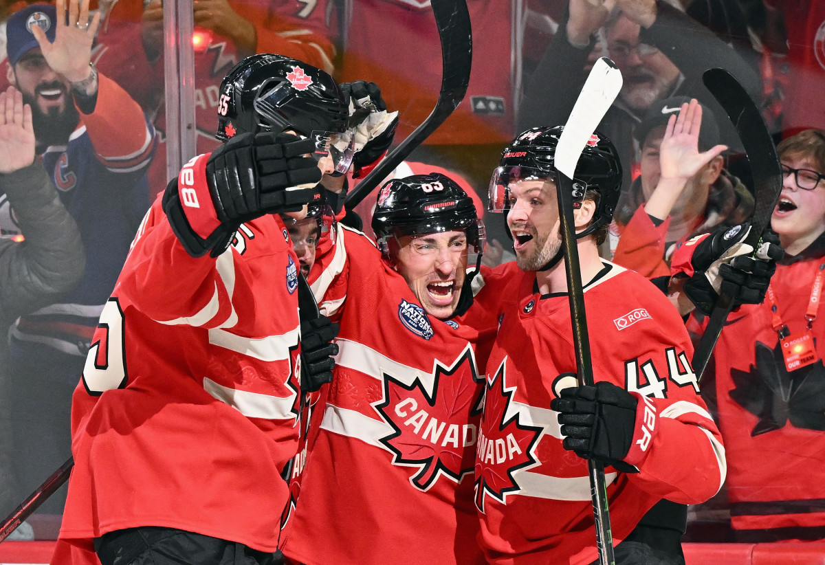 Canadian Star Rips Fans For Booing The U.S. National Anthem - The Spun