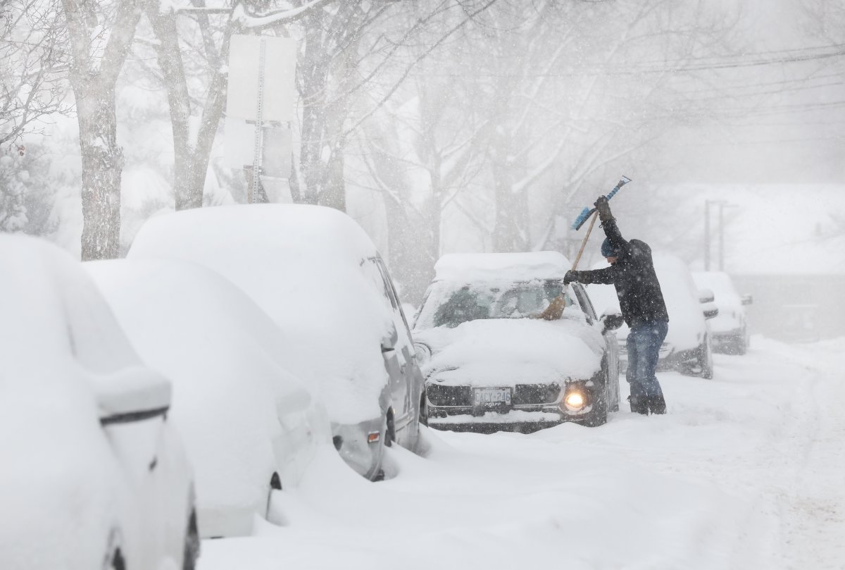 3 People Killed As Powerful Blizzard Strikes in U.S. - The Spun