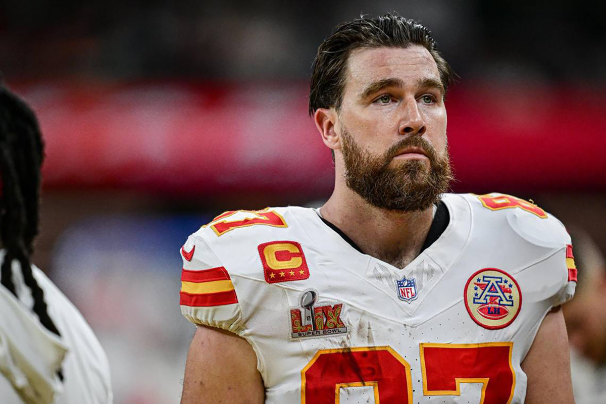 Chiefs Star Travis Kelce Looks Unrecognizable In Viral Photo - The Spun Chiefs Star Travis Kelce Looks Unrecognizable In Viral Photo - The Spun