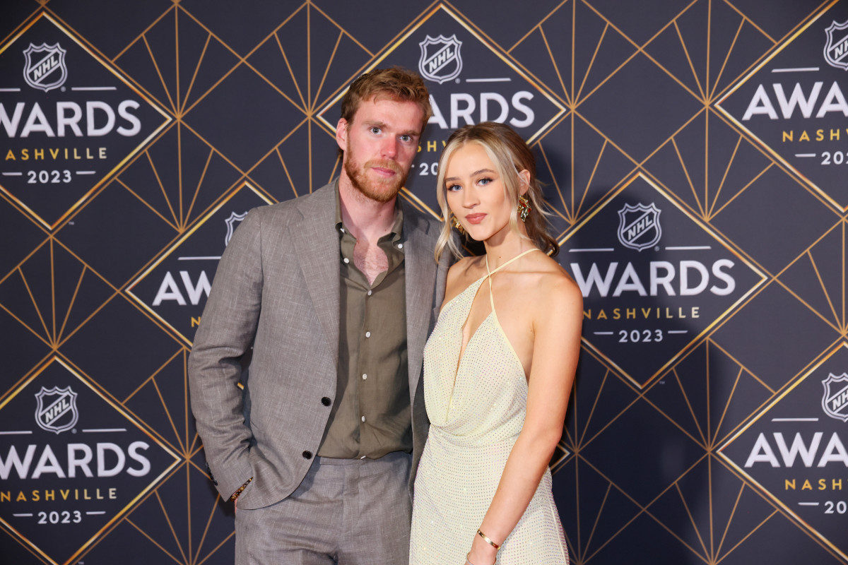 Connor McDavid's Wife Turns Heads During Canada's Postgame Celebration ...