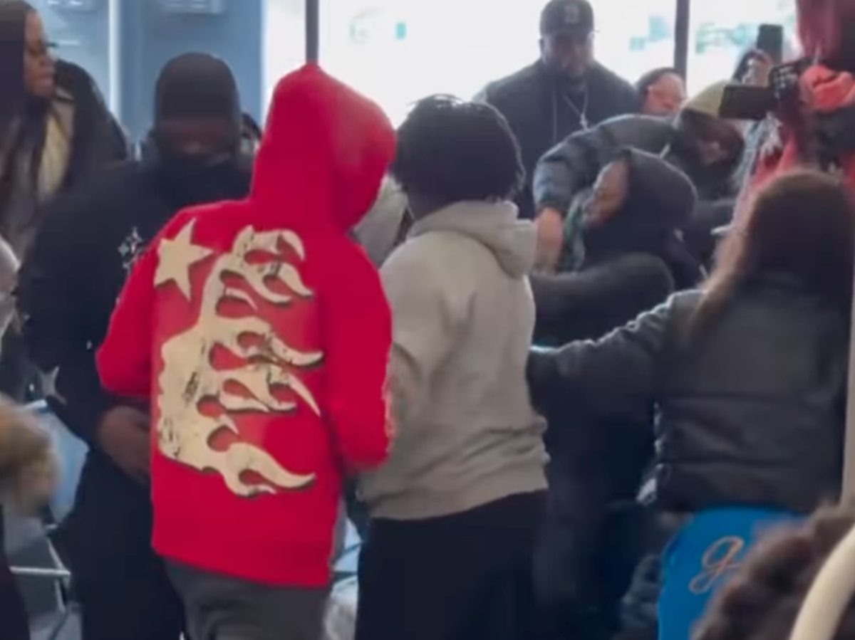 'Classless' Video Emerges From Massive Fight At U.S. Airport - The Spun