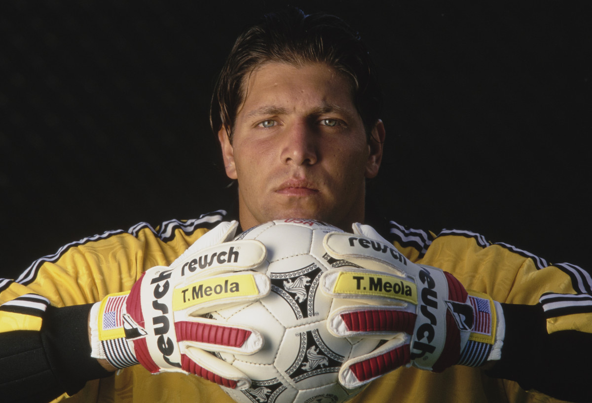 Fans Praying For Former U.S. Soccer Star After Heart Attack On His ...