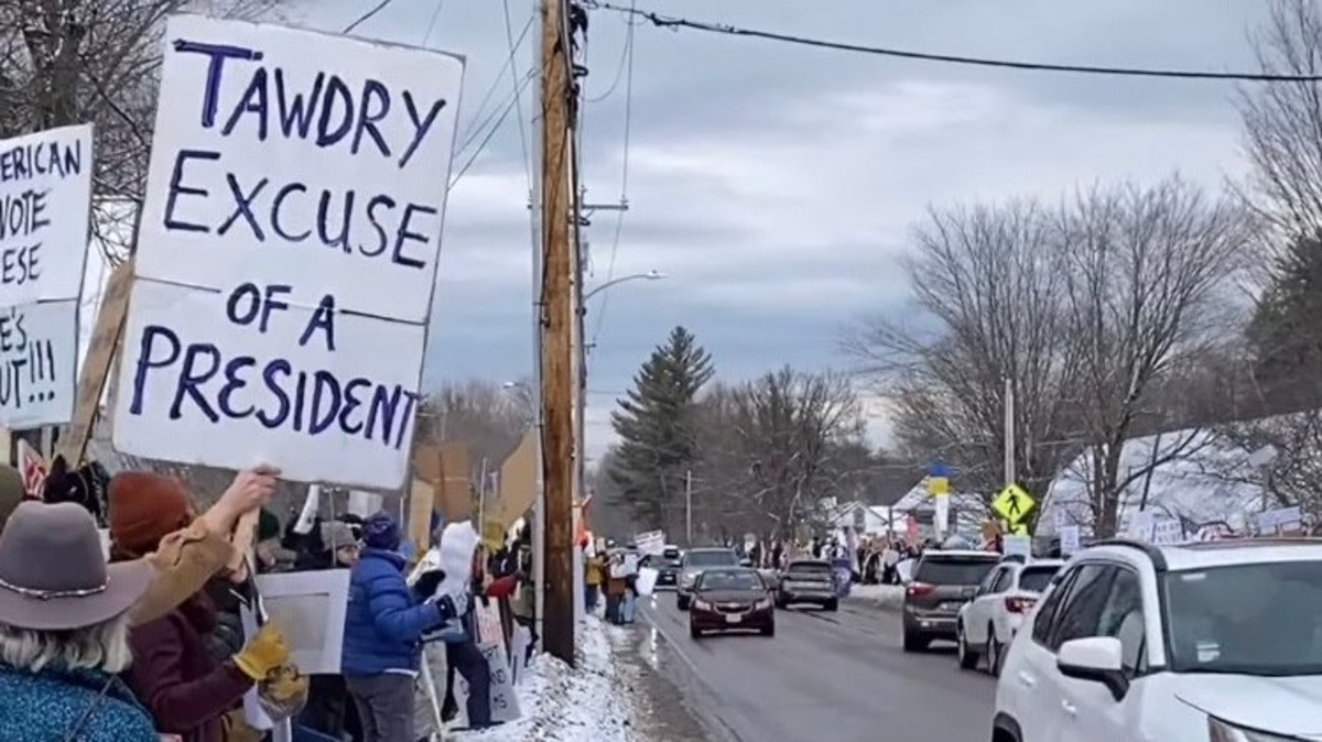 JD Vance 'Disrupted' By Protesters During Family Ski Trip - The Spun
