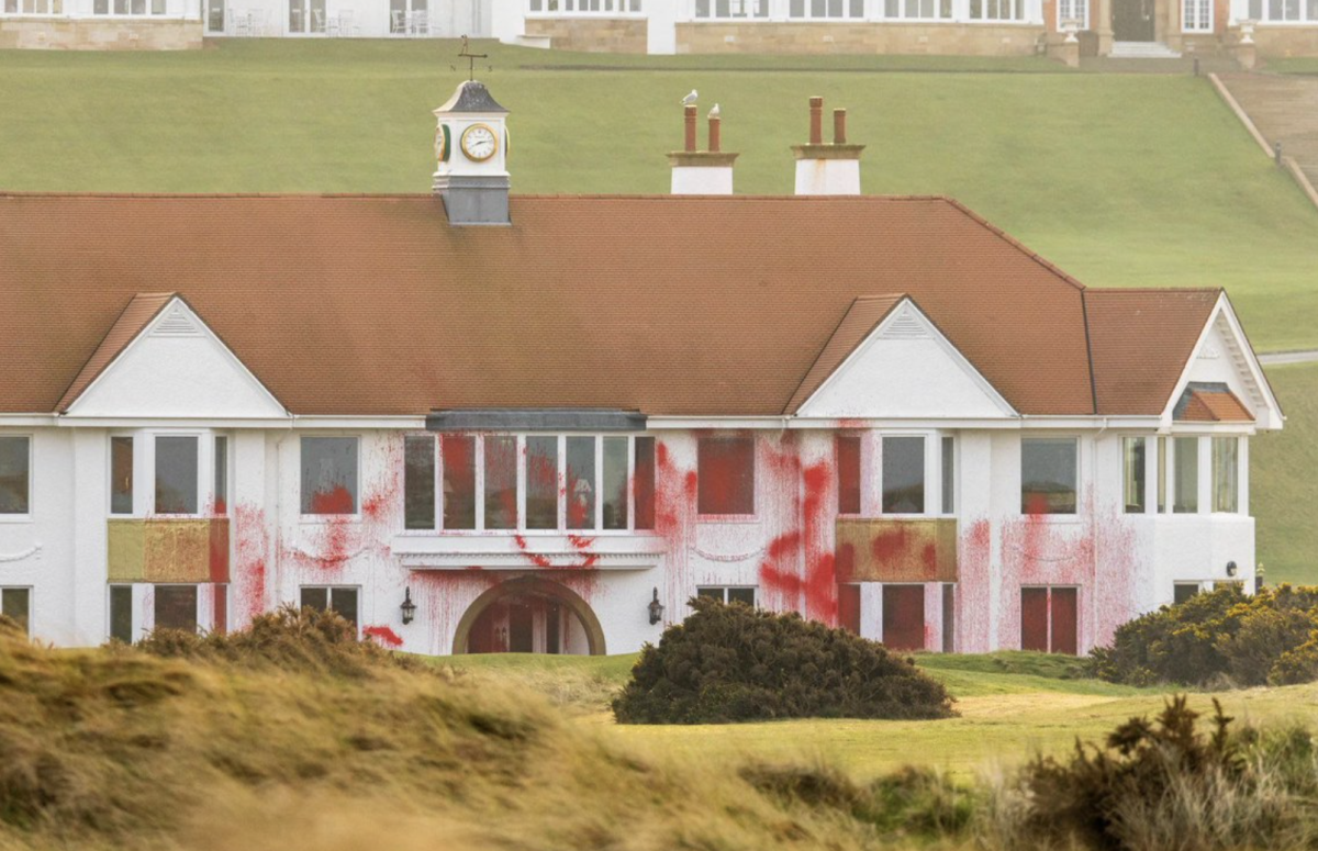 People Are Celebrating The Vandalism At President Trump's Golf Course ...