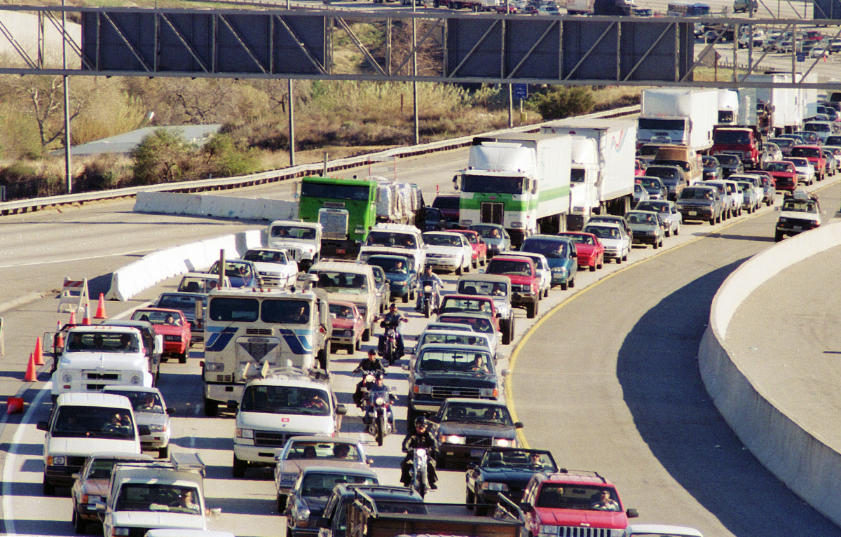 Earthquake Strikes In Los Angeles On Sunday Night - The Spun