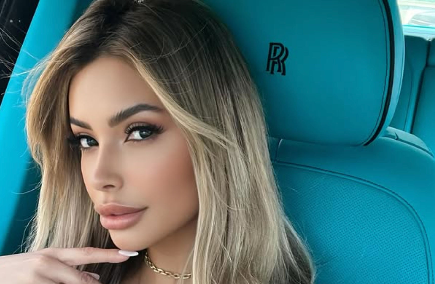 World's 'Perfect Woman' Turns Heads With Her Swimsuit Photo - The Spun
