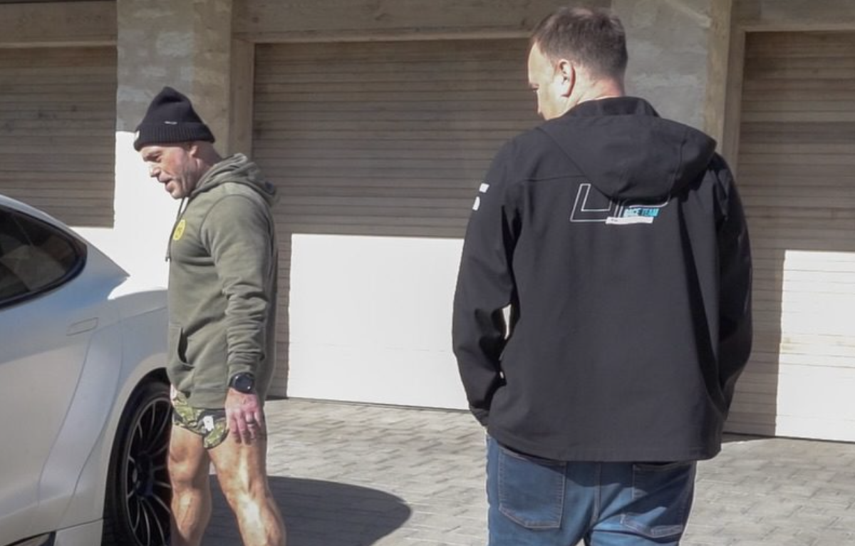 'Wow' - Joe Rogan's New Custom Car Is Going Viral - The Spun