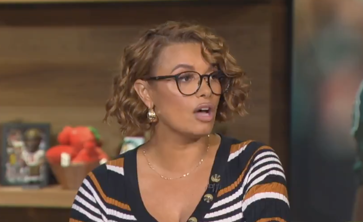 Joy Taylor Has Everyone's Attention With Workout Video - The Spun