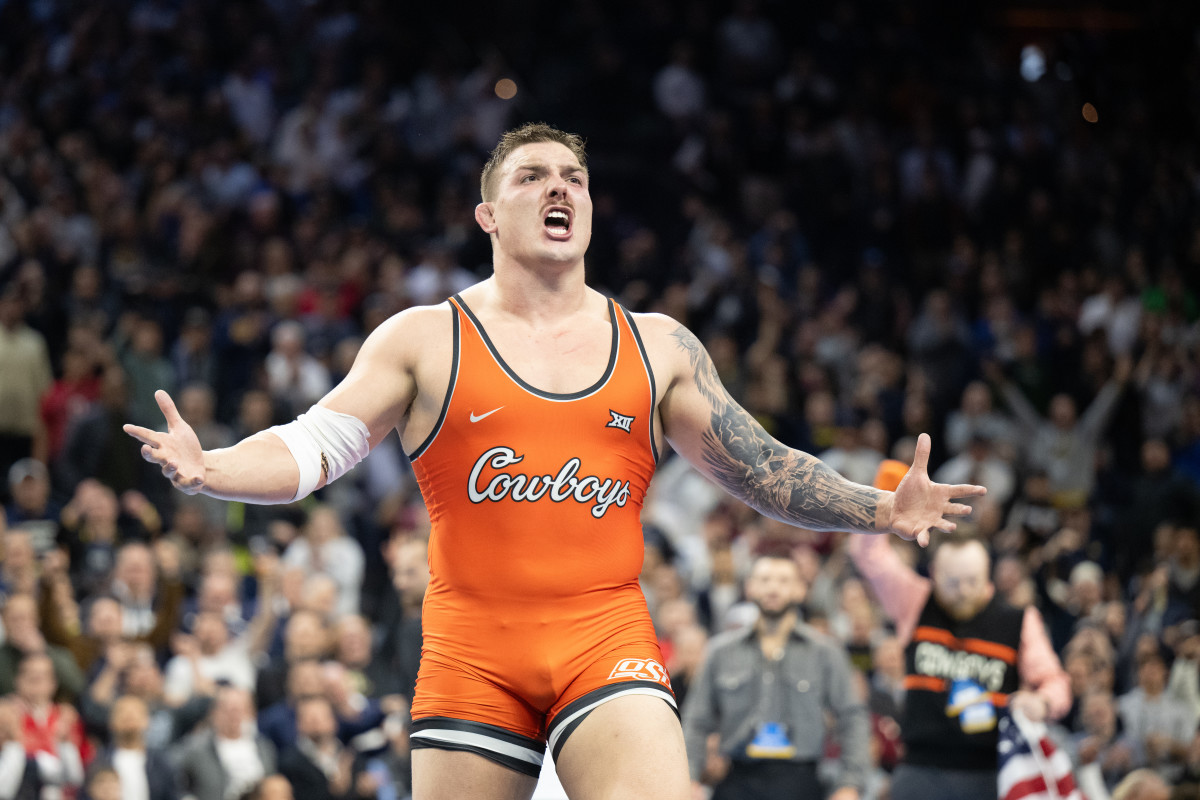 Video: NCAA Wrestler's Gesture Toward President Trump Goes Viral - The Spun