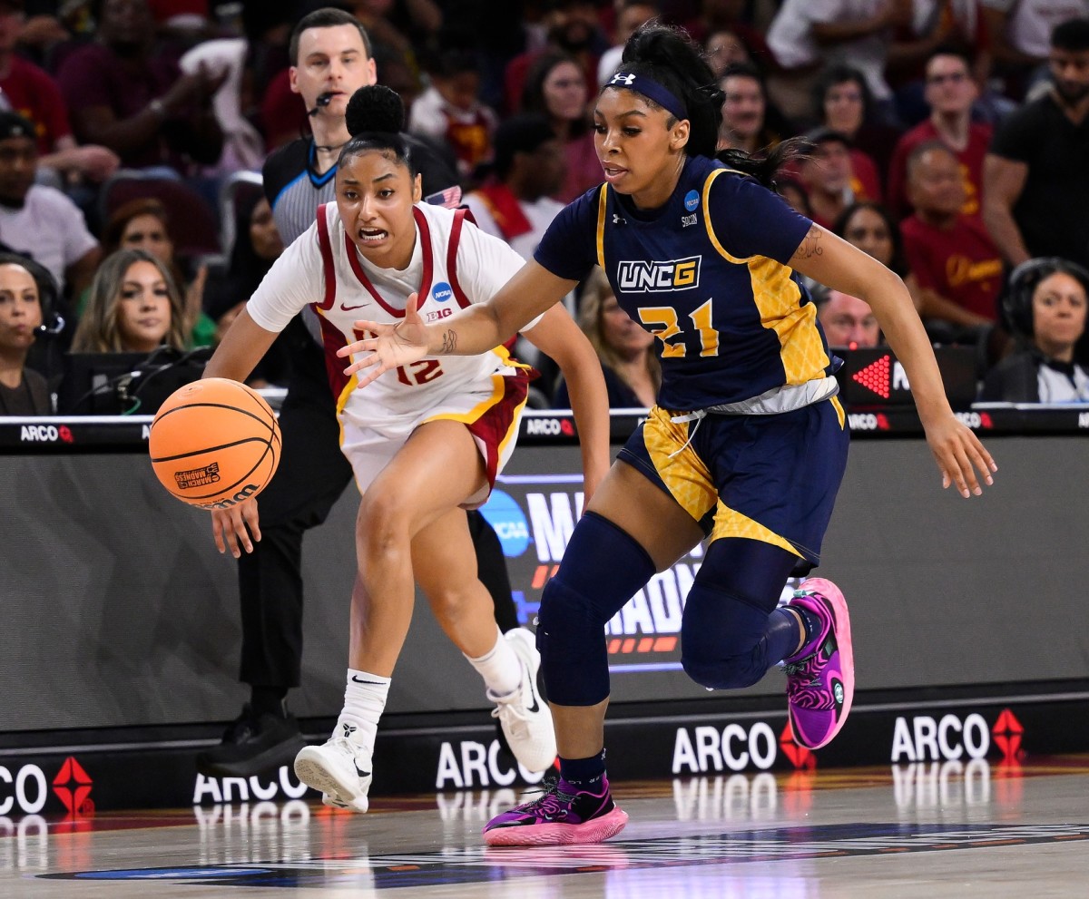 JuJu Watkins Carried Off After Scary Knee Injury During March Madness - Fans Think It's A Career ...