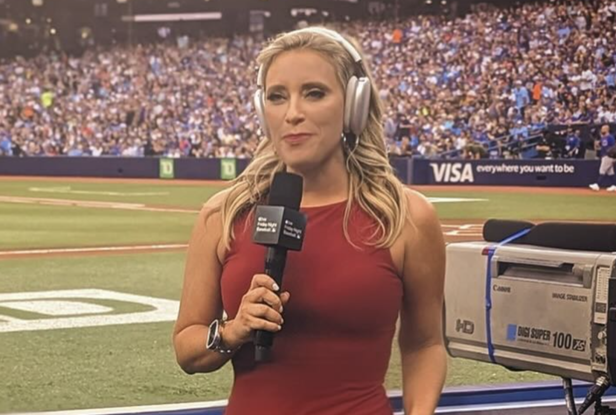 MLB Reporter Turns Heads With Her Opening Day Outfit - The Spun